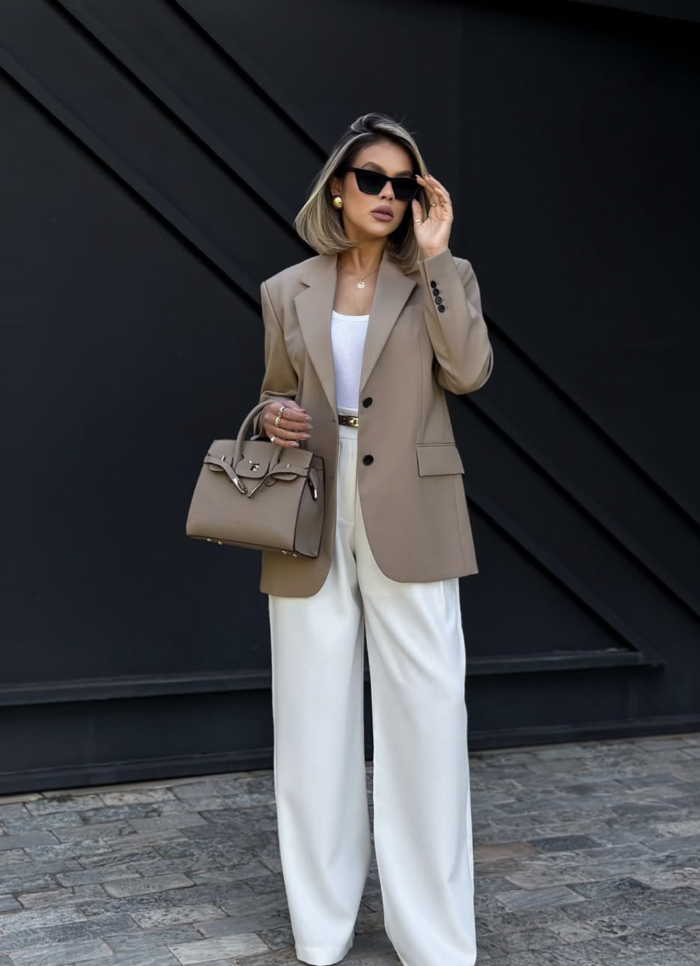 15+ Easy Summer in the City Outfits to Copy Now - The Chic Way of Life