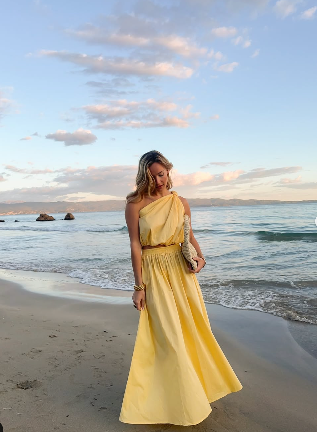 15+ Dreamy Summer Vacation Outfit Inspo to Copy Now - The Chic Way of Life