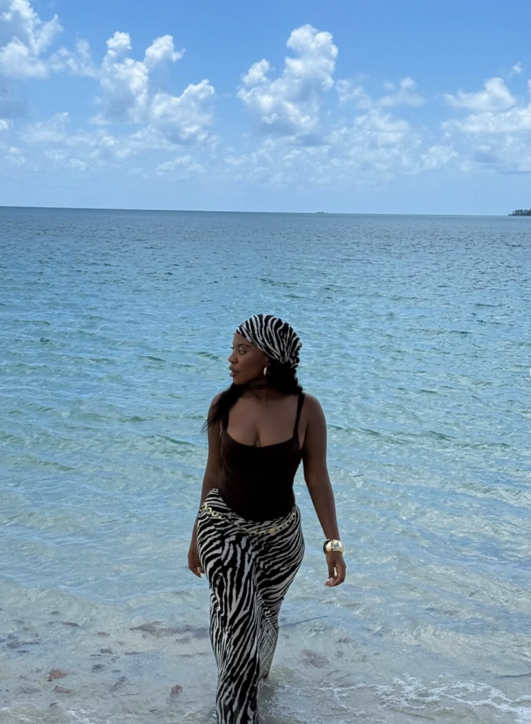 15+ Dreamy Summer Vacation Outfit Inspo to Copy Now - The Chic Way of Life