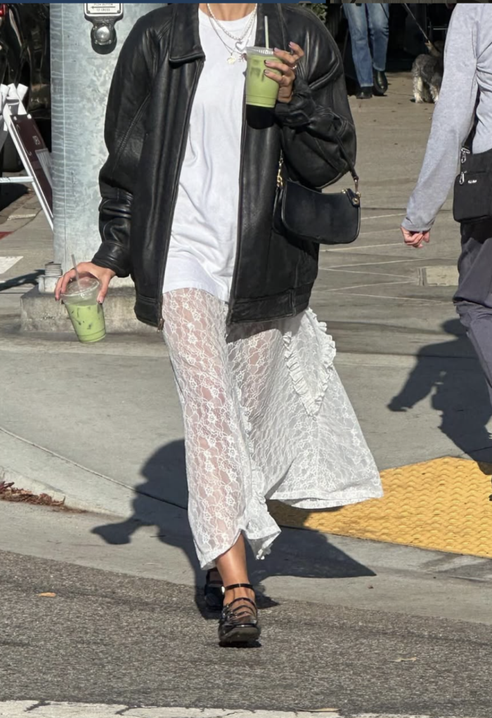 How to wear the Lace Skirt: 15+ Outfits Inspo You’ll Love - The Chic ...