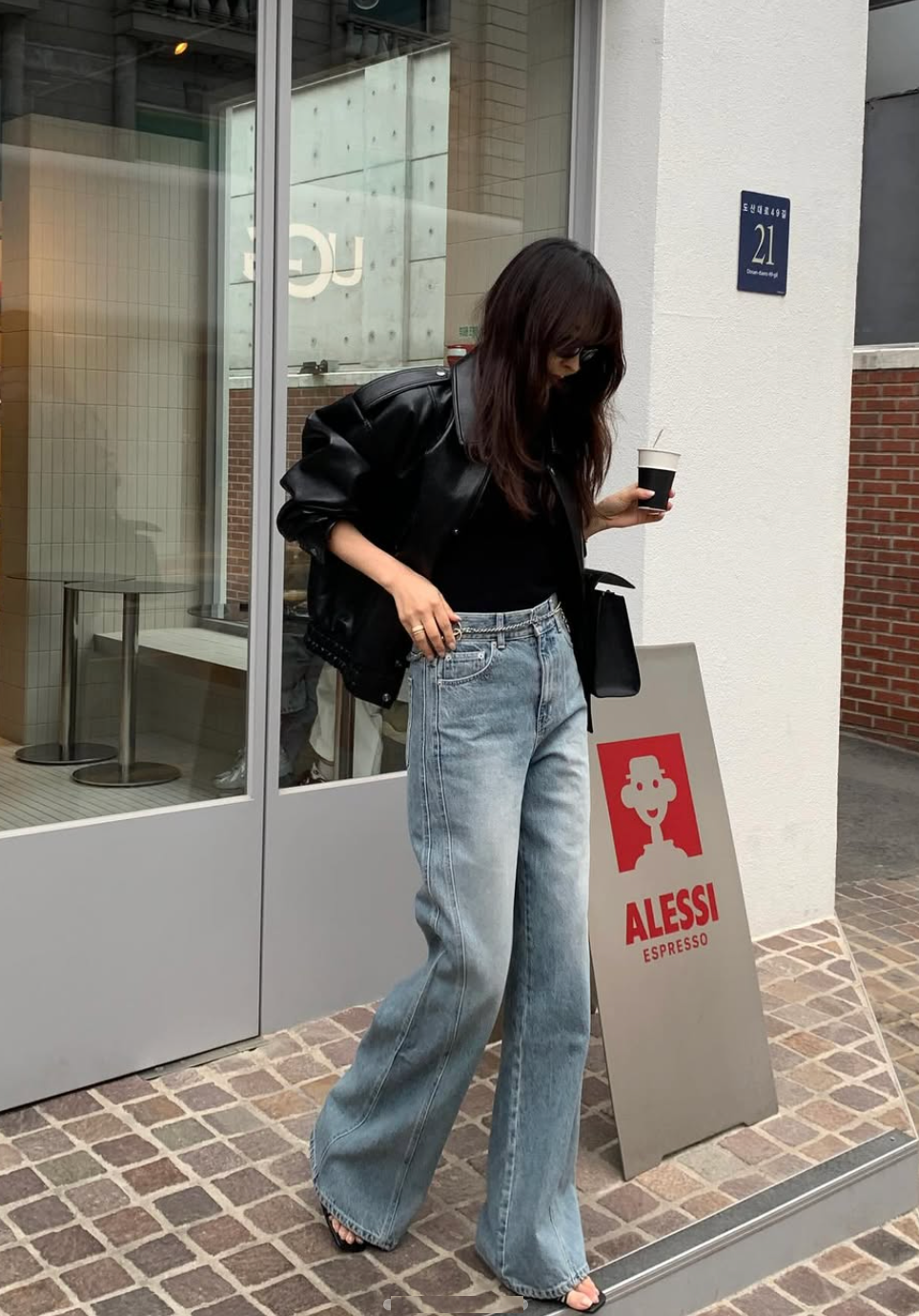 19+ Jeans Outfit Ideas You’ll Love – From Summer to Fall - The Chic Way ...