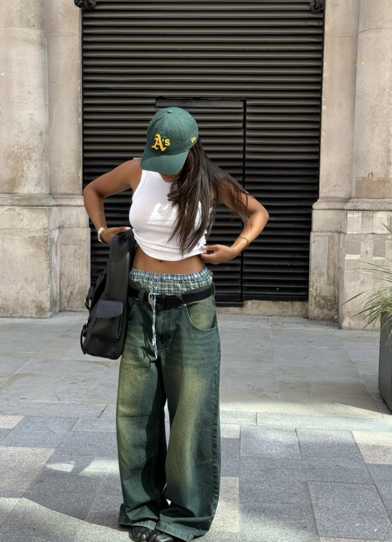 How to Nail Your Y2K Outfits – 15+ Ideas You’ll Love - The Chic Way of Life