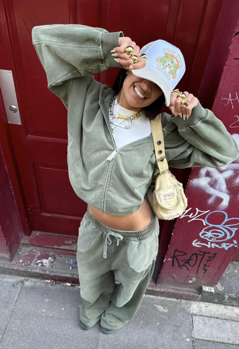 How to Nail Your Y2K Outfits – 15+ Ideas You’ll Love - The Chic Way of Life
